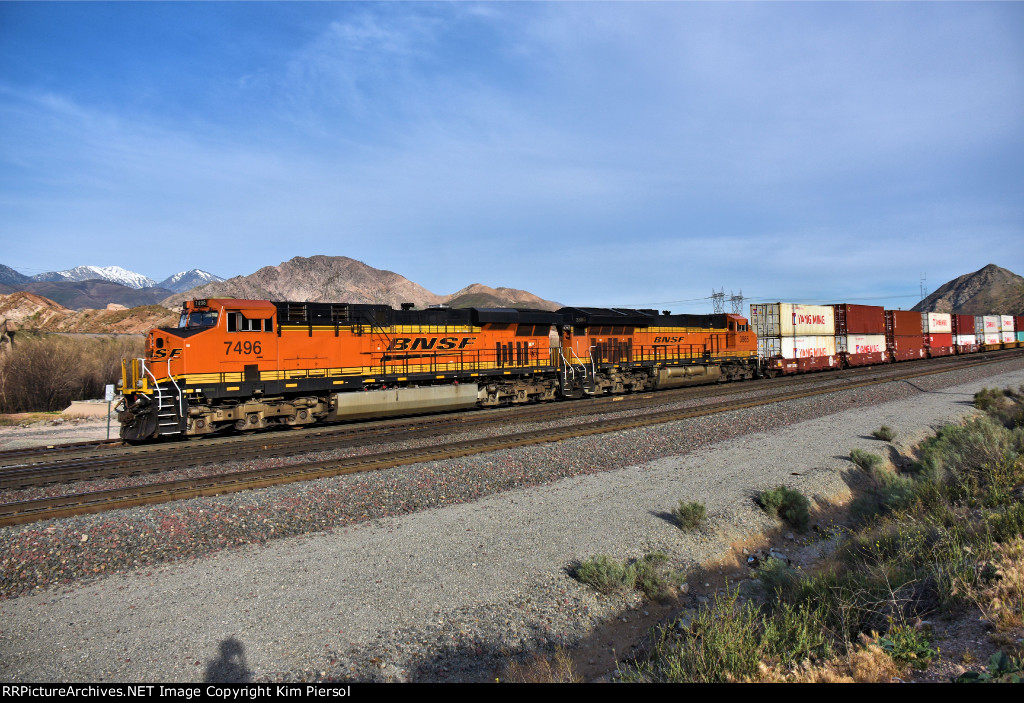 BNSF 7496 3865 Pushers